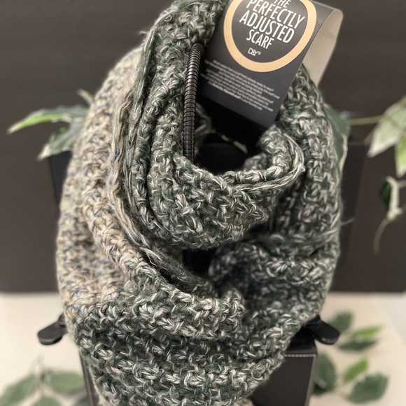 D&Y | Accessories | Dy The Perfectly Adjusted Scarf | Poshmark